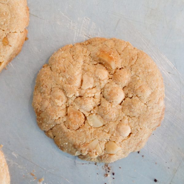 White Choc Macadamia Cookies (2 pcs) (Delivery Only BKK / CM ...